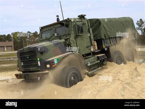 U S Marines With 3rd Landing Support Battalion Combat Logistics Regiment 3 3rd Marine