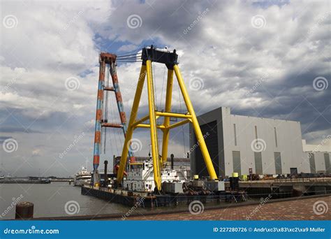 Hebo Crane 9 Made For Heavy Lifting As Floating Crane Editorial Photo Image Of Import Jetty