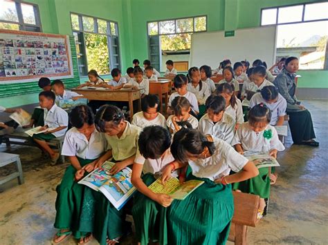 ကွန်ဟိန်းမြို့နယ် အခြေခံပညာမူလတန်းကျောင်းနမ့်ခမ်း၌ စာဖတ်ရှိန်မြှင့်တင