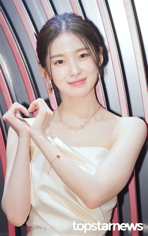 Hd포토 오마이걸 아린 ‘러블리 청순 하트 키린 포토콜 최규석 기자 톱스타뉴스