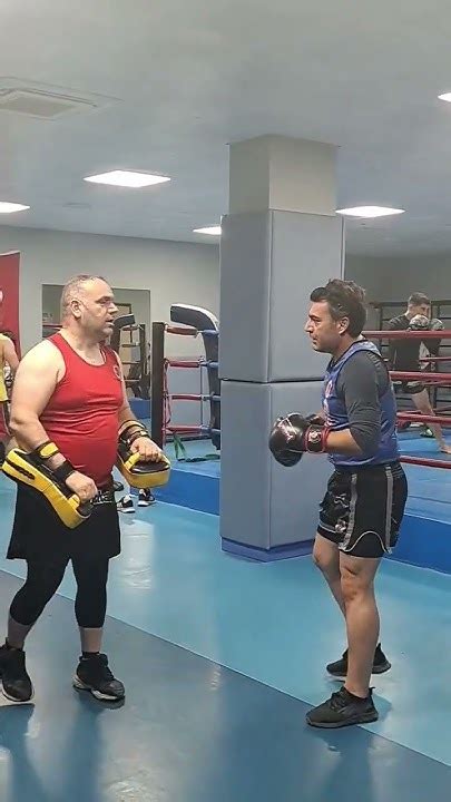 Dövüş Sanatları Kulübü Dövüşçü Wushu Kungfu Muaythai Karate Judo Juijitsu Mma Kickboks
