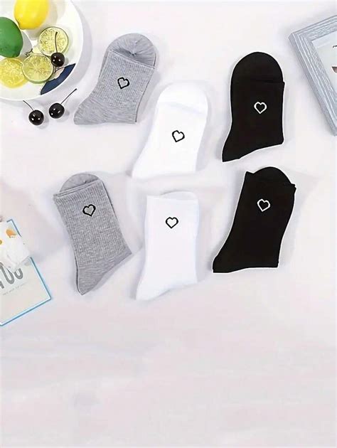 3 Pairs Of Heart Shaped Socks Mens And Womens Long Tube Socks College Style Sports Socks