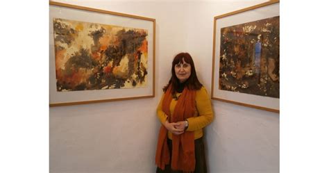 Художничка от Плевен с изложба Огън и вода в Португалия