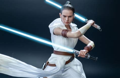 Official Review Hot Toys Rey And D 0