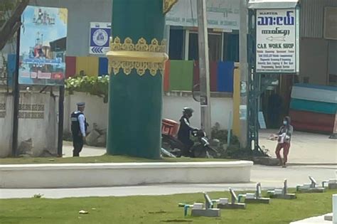 Tachileik News Agency တာချီလိတ်မြို့ ဟောင်လိတ်မီးပွိုင့်လမ်းဆုံတွင် ယနေ့ ၂၀၂၂ခုနှစ် ဖေဖော်ဝ