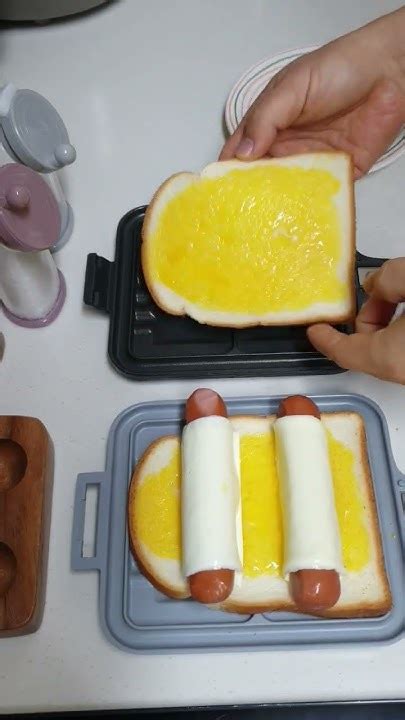 샌드위치메이커로 만드는 간단한 간식이에요 캠핑에서 토스트메이커로 밥버거 주먹밥 누룽지 만들어서 샌드위치같이 먹을 수 있어요 간단하게 간식만들기를 할 수 있는 조리