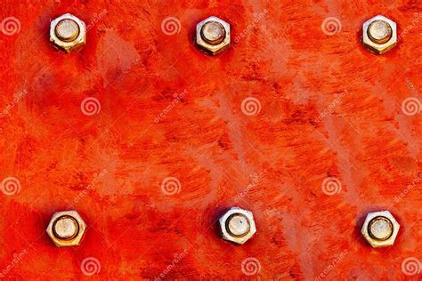 Den Röda Metallplattan Som Målas Med Starka Röda Och Apelsinfärger Och