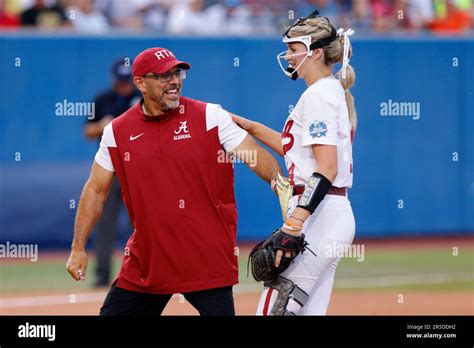 Alabama Coach Patrick Murphy Left Talks To Pitcher Montana Fouts