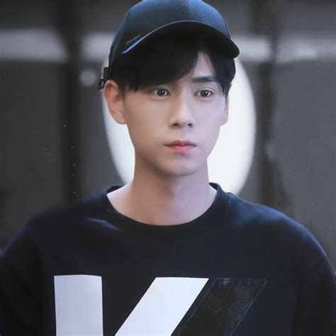 胡一天 吴白胡一天素颜 伤感说说吧