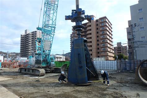 全周回転式オールケーシング併用拡底工法 岩永産業