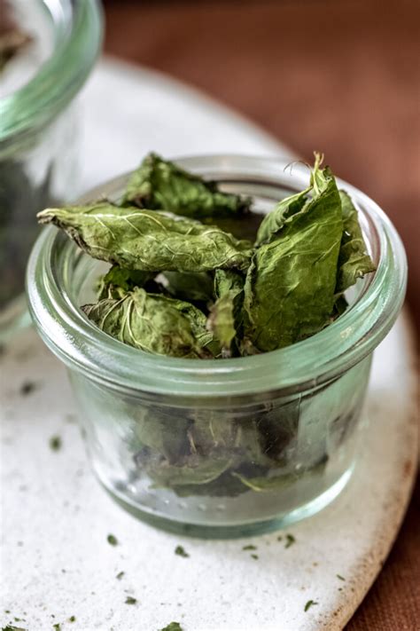 Dried Mint Leaves How To Dry Mint At Home Sandhyas Kitchen