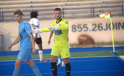 Alex Aitken West Texas Fc Playing Stingy Defense During Playoff Run