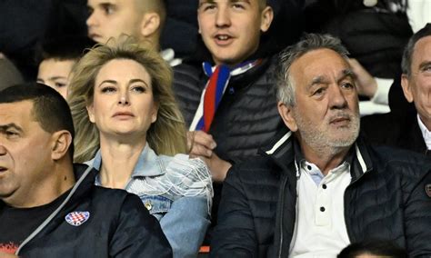 Dobro Raspoložene Navijačice Iris Rajčić I Ana Gruica Pratile Hajduk I