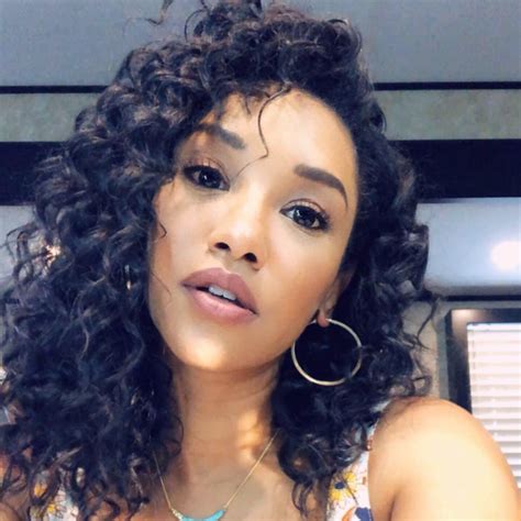 Candice Patton Biography Height And Life Story Super Stars Bio