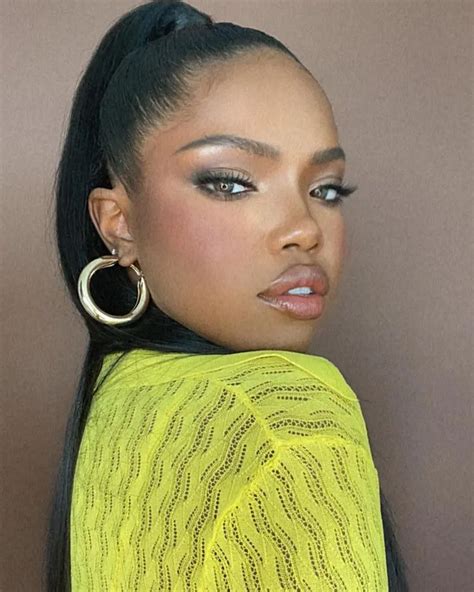 Ryan Destiny Scrolller