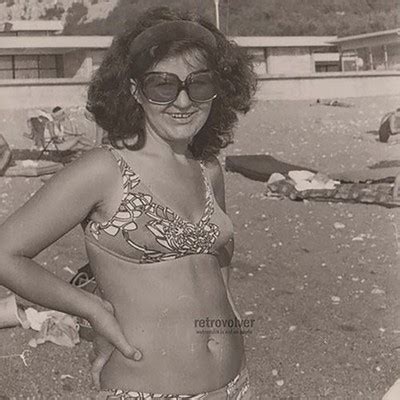 Pretty Attractive Curvy Mature Woman Beach Bikini Swimsuit Natural Milf