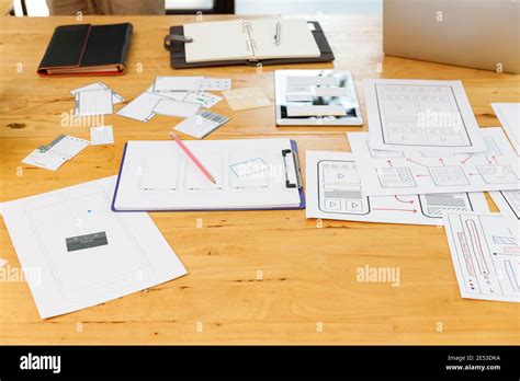 Graphic Designers Work Together With Ux Ui Designer Planning