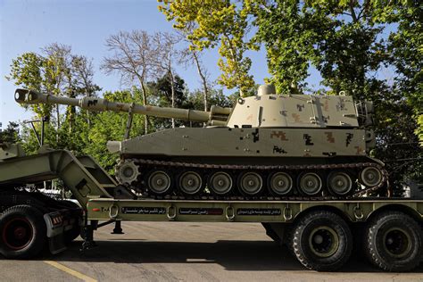 جهاد خودکفایی در ارتش ایران الحاق تجهیزات و تسلیحات نوین به تیپ 55 هوابرد فیلم و تصاویر تسنیم