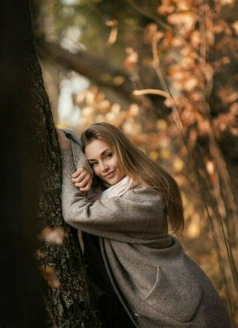 Красивые позы для фотосессии на кровати 97 фото