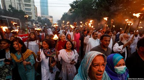 Punëtorët Nëpër Botë Protestojnë Për Kushte Më Të Mira Pune