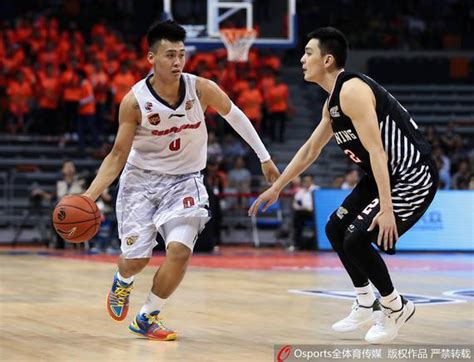 广东战辽宁成年轻人对决 赵睿从明晨抢班夺权 CBA 新浪竞技风暴 新浪网