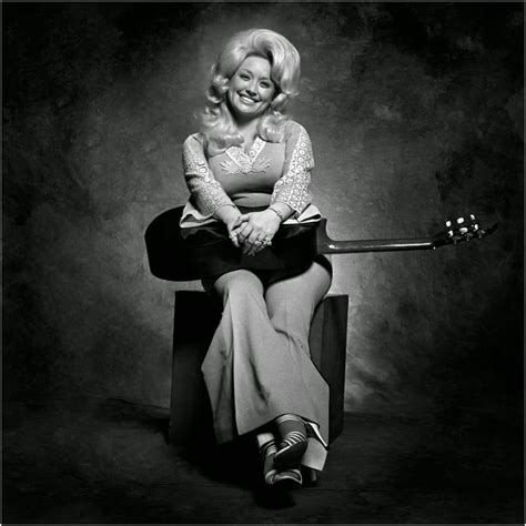 20 Beautiful Portrait Photos Of Dolly Parton In The 1970s ~ Vintage
