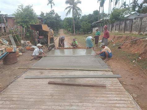 ဟုမ္မလင်းမြို့နယ်၌ ကွန်ကရစ်လမ်းများတည်ဆောက် Information And Public Relations Department