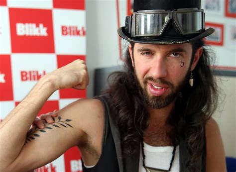 Varga Viktor Tényleg Egy Jurtába Költözött Blikk