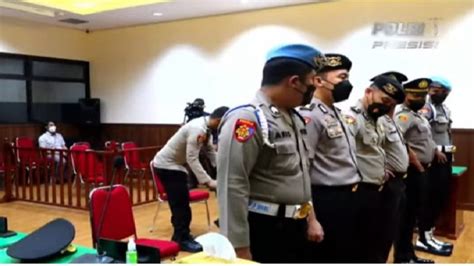 Bharada Sadam Anggota Brimob Terseret Kasus Sambo Apa Dosanya