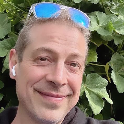 Stuck In A Toxic Relationship With Your 9 5 Heres The Way Out The