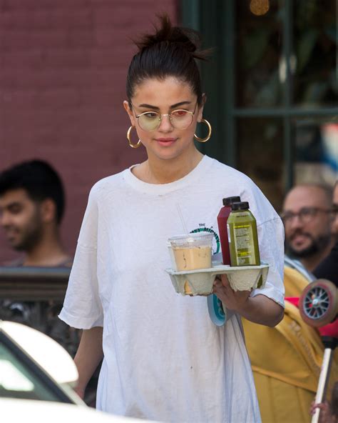 Selena Gomez Phone Wallpaper Girlfriend