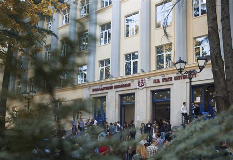 მეცნიერებისა და ხელოვნების ფაკულტეტი ილიას სახელმწიფო უნივერსიტეტის აკადემიური პერსონალი