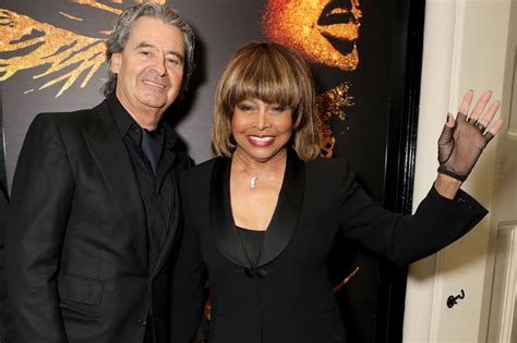 И го спаси животот на Тина Тарнер ја сакаше како Бог Сега открива дека ја сака оваа жена две