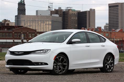 2015 Chrysler 200s Awd Update Autoblog