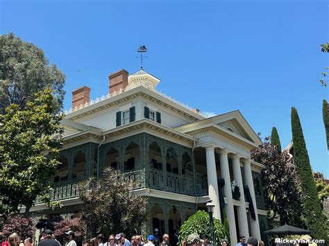 Disneys Haunted Mansion Was Supposed To Be Very Different—heres The