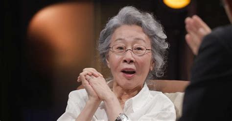 윤여정 아들 커밍아웃 최초 고백…“동성애 합법화 뉴욕서 결혼식”