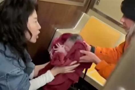 قطعوا الحبل السري بسكين مقطع فيديو يوثق ولادة سيدة داخل عربات مترو
