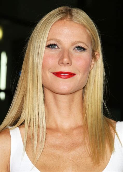 기네스팰트로 화이트드레스 블론드헤어 해외 연예가 소식 네모판