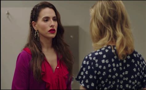 Olivia Macklin Melia Kreiling Lesbian Scene In Filthy Rich Aznude