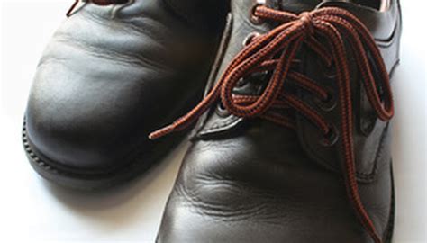How To Remove Stains From Leather Shoes Ehow Uk