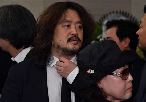 버티지 못한 김어준 결국 《뉴스공장》 하차…“올해 말까지” 시사저널