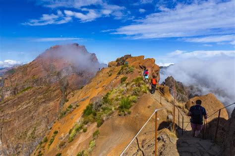 Las ‘escaleras Del Cielo De Portugal Un Pico A Casi 2 000 Metros De Altura Que Alberga Una De