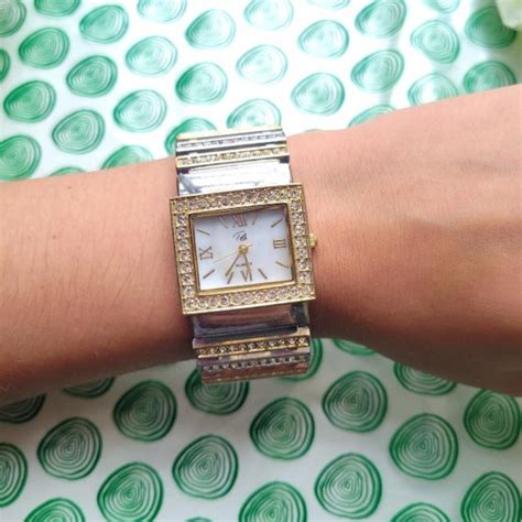 Classic Tb Rhinestone Quartz Roman Numerals Chunky Cu Gem