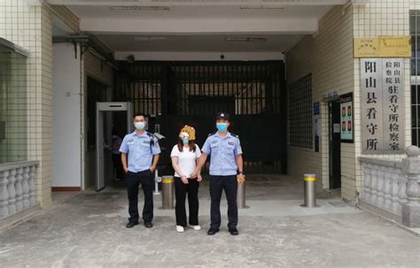 广东清远捣毁一处卖淫嫖娼窝点，6名男女当场被抓罗某