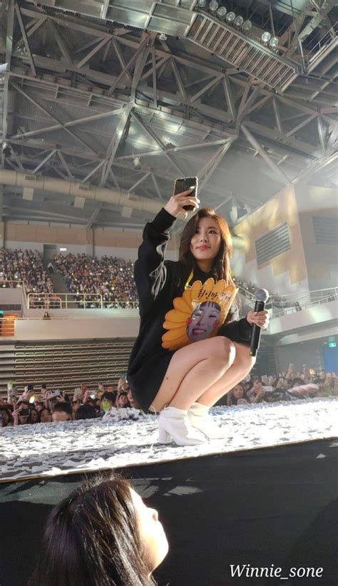 These 10 Close Up Fantaken Photos Show How Gorgeous Mamamoo Looks Irl