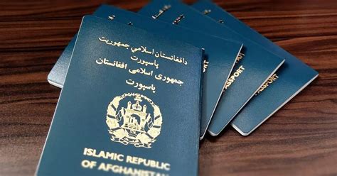 قنسولگری افغانستان در مشهد به مهاجران افغان پاسپورت دست‌نویس صادر می‌کند افغانستان اینترنشنال