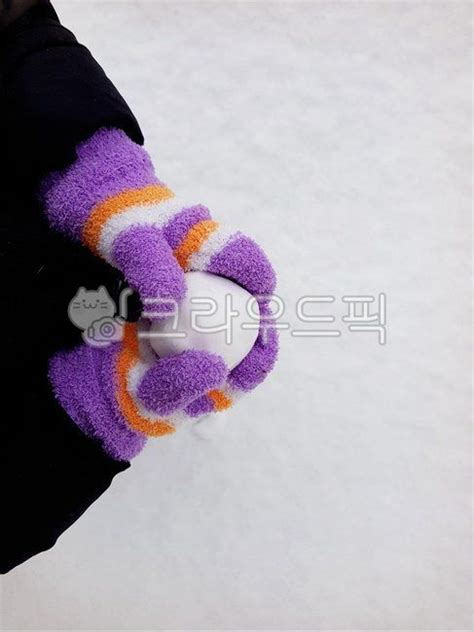 겨울 눈 눈덩이 장갑 감성 사진이미지일러스트캘리그라피 Ndalpeng2518작가