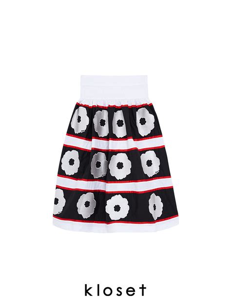 Kloset The Poppy Love Midi Skirt Ps22 S005 กระโปรงผ้าปักลายดอกไม้ กระโปรงบาน กระโปรงผู้หญิง