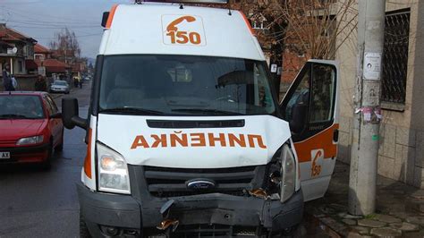 Поискаха паникбутони в спешните отделения Новини бг