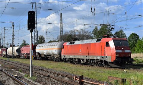Db Cargo Ag Mainz Mit Ihrer 152 165 7 [nvr Nummer 91 80 6152 165 7 D Db] Und Einem